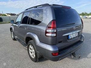 Blue Toyota Land Cruiser 2006 in Vilnius, with an engine capacity of 2.98 L and mileage of 325 thousand km for 9399 €, photo 7 on AUTOMOTO.COM.LV