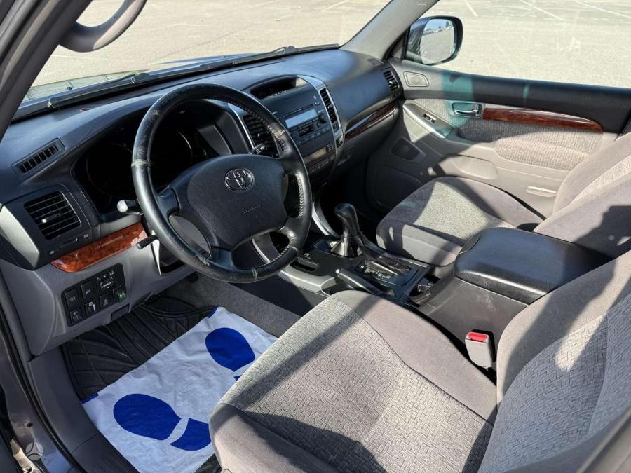 Blue Toyota Land Cruiser 2006 in Vilnius, with an engine capacity of 2.98 L and mileage of 325 thousand km for 9399 €, photo 8 on AUTOMOTO.COM.LV