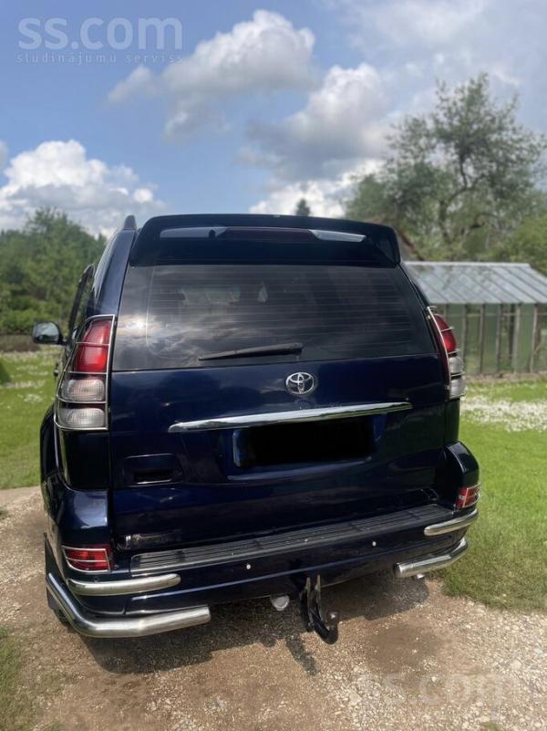 Blue Toyota Land Cruiser 2006 in Madona, with an engine capacity of 3.00 L and mileage of 374 thousand km for 10300 €, photo 3 on AUTOMOTO.COM.LV