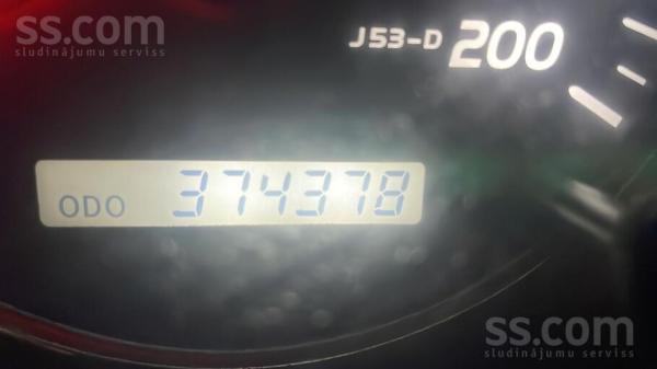 Blue Toyota Land Cruiser 2006 in Madona, with an engine capacity of 3.00 L and mileage of 374 thousand km for 10300 €, photo 10 on AUTOMOTO.COM.LV