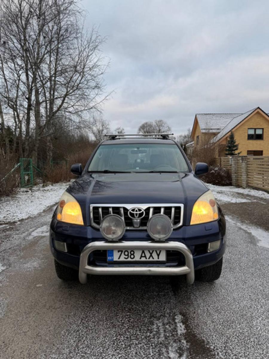 Zils Toyota Land Cruiser 2006 Tallina, ar dzinēja tilpumu 3.00 L un nobraukumu 440 tūkst. km par 6700 €, foto 1 vietnē AUTOMOTO.COM.LV