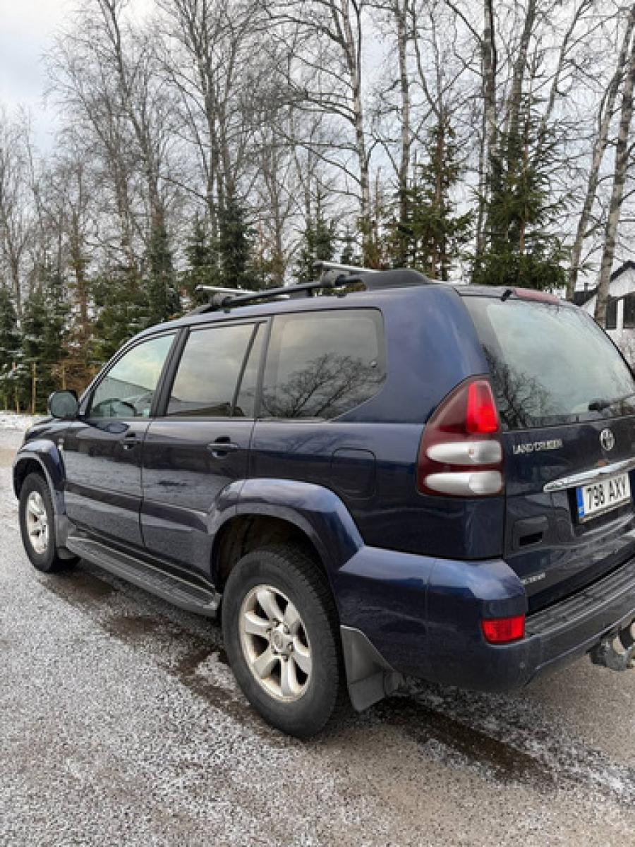 Zils Toyota Land Cruiser 2006 Tallina, ar dzinēja tilpumu 3.00 L un nobraukumu 440 tūkst. km par 6700 €, foto 4 vietnē AUTOMOTO.COM.LV