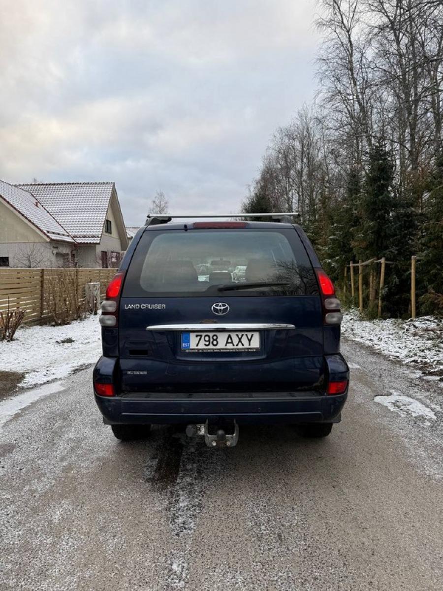 Zils Toyota Land Cruiser 2006 Tallina, ar dzinēja tilpumu 3.00 L un nobraukumu 440 tūkst. km par 6700 €, foto 15 vietnē AUTOMOTO.COM.LV