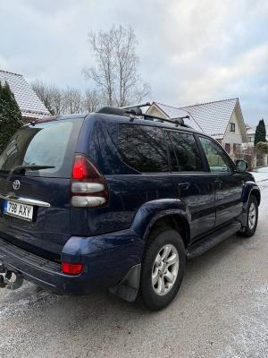 Zils Toyota Land Cruiser 2006 Tallina, ar dzinēja tilpumu 3.00 L un nobraukumu 440 tūkst. km par 6700 €, foto 16 vietnē AUTOMOTO.COM.LV