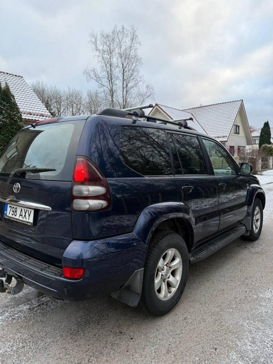 Zils Toyota Land Cruiser 2006 Tallina, ar dzinēja tilpumu 3.00 L un nobraukumu 440 tūkst. km par 6700 €, foto 16 vietnē AUTOMOTO.COM.LV