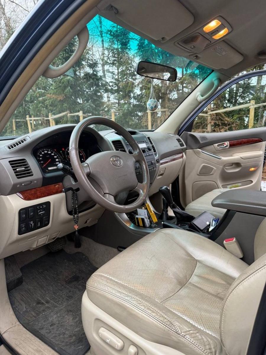 Zils Toyota Land Cruiser 2006 Tallina, ar dzinēja tilpumu 3.00 L un nobraukumu 440 tūkst. km par 6700 €, foto 18 vietnē AUTOMOTO.COM.LV
