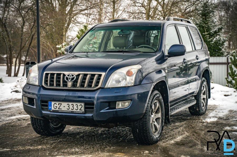 Zils Toyota Land Cruiser 2007 Rīga, ar dzinēja tilpumu 3.00 L un nobraukumu 715 tūkst. km par 8990 €, foto 1 vietnē AUTOMOTO.COM.LV