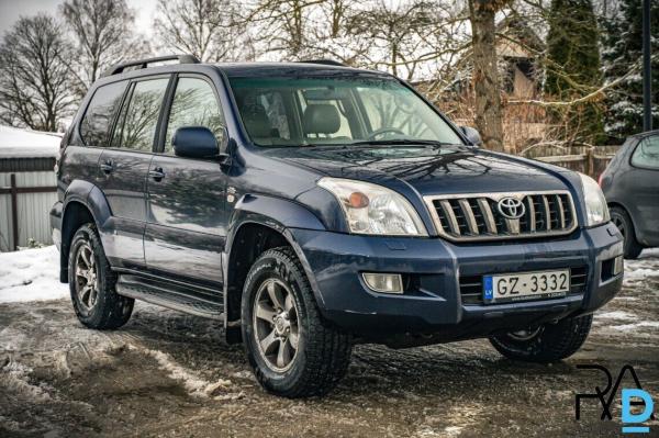 Blue Toyota Land Cruiser 2007 in Riga, with an engine capacity of 3.00 L and mileage of 715 thousand km for 8990 €, photo 3 on AUTOMOTO.COM.LV