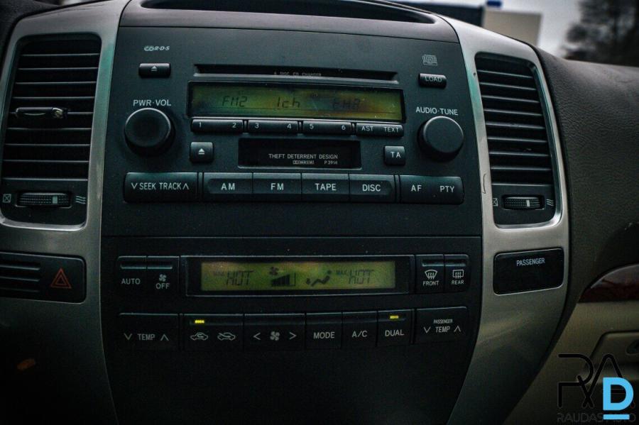 Blue Toyota Land Cruiser 2007 in Riga, with an engine capacity of 3.00 L and mileage of 715 thousand km for 8990 €, photo 10 on AUTOMOTO.COM.LV