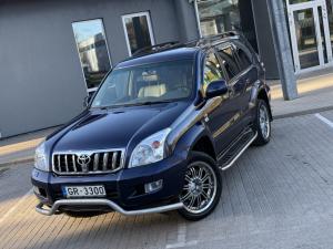 Blue Toyota Land Cruiser 2007 in Riga, with an engine capacity of 3.00 L and mileage of 400 thousand km for 8950 €, photo 1 on AUTOMOTO.COM.LV