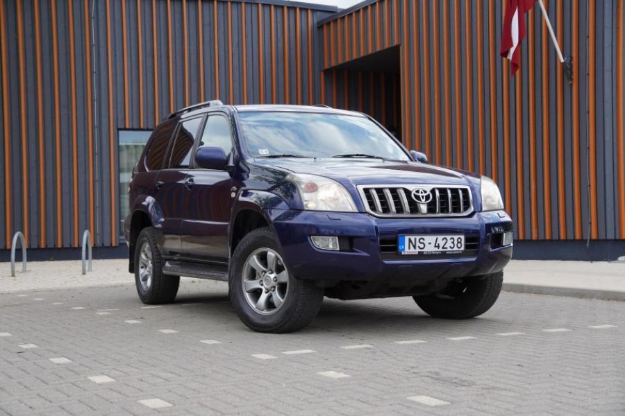 Zils Toyota Land Cruiser 2009 Rīga, ar dzinēja tilpumu 3.00 L un nobraukumu 279 tūkst. km par 13300 €, foto 3 vietnē AUTOMOTO.COM.LV