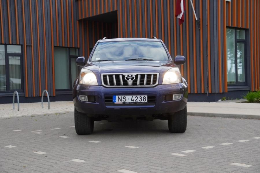 Zils Toyota Land Cruiser 2009 Rīga, ar dzinēja tilpumu 3.00 L un nobraukumu 279 tūkst. km par 13300 €, foto 4 vietnē AUTOMOTO.COM.LV