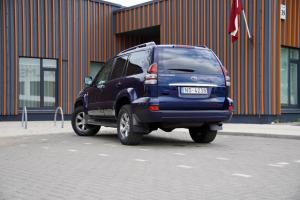 Zils Toyota Land Cruiser 2009 Rīga, ar dzinēja tilpumu 3.00 L un nobraukumu 279 tūkst. km par 13300 €, foto 9 vietnē AUTOMOTO.COM.LV
