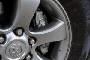Zils Toyota Land Cruiser 2009 Rīga, ar dzinēja tilpumu 3.00 L un nobraukumu 279 tūkst. km par 13300 €, foto 13 vietnē AUTOMOTO.COM.LV