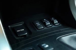 Zils Toyota Land Cruiser 2009 Rīga, ar dzinēja tilpumu 3.00 L un nobraukumu 279 tūkst. km par 13300 €, foto 21 vietnē AUTOMOTO.COM.LV