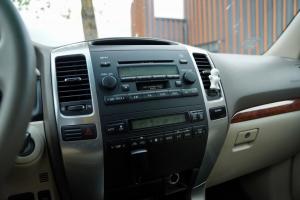 Zils Toyota Land Cruiser 2009 Rīga, ar dzinēja tilpumu 3.00 L un nobraukumu 279 tūkst. km par 13300 €, foto 23 vietnē AUTOMOTO.COM.LV