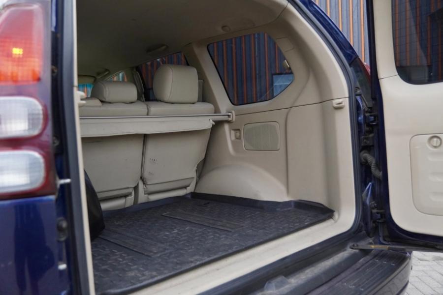 Zils Toyota Land Cruiser 2009 Rīga, ar dzinēja tilpumu 3.00 L un nobraukumu 279 tūkst. km par 13300 €, foto 26 vietnē AUTOMOTO.COM.LV