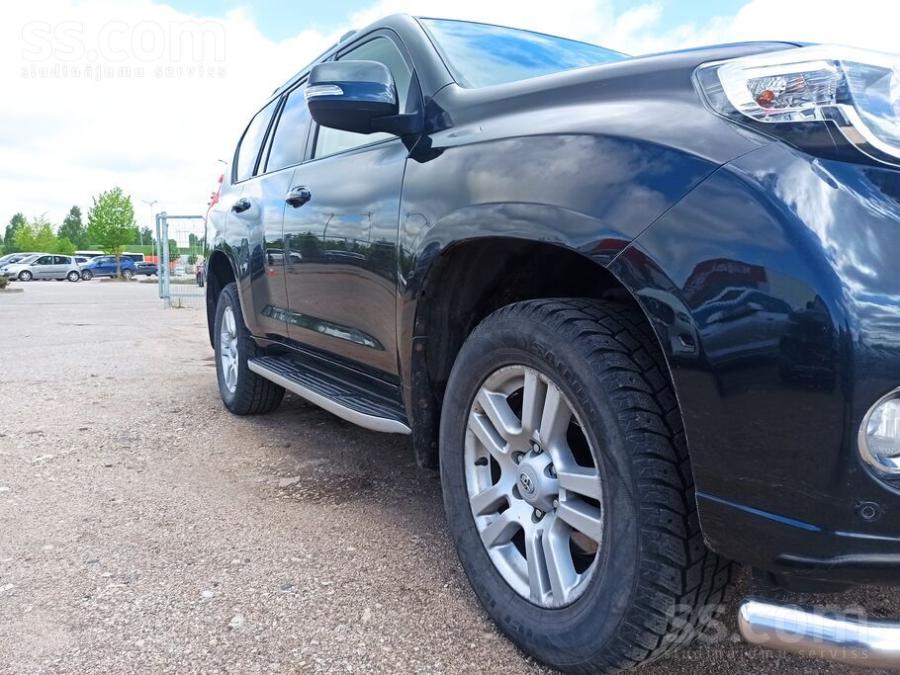 Zils Toyota Land Cruiser 2010 Daugavpils, ar dzinēja tilpumu 3.00 L un nobraukumu 0 tūkst. km par 17500 €, foto 15 vietnē AUTOMOTO.COM.LV