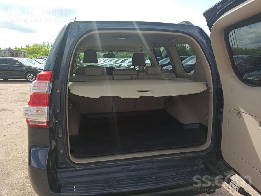 Zils Toyota Land Cruiser 2010 Daugavpils, ar dzinēja tilpumu 3.00 L un nobraukumu 0 tūkst. km par 17500 €, foto 18 vietnē AUTOMOTO.COM.LV