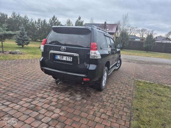 Zils Toyota Land Cruiser 2010 Panevēža, ar dzinēja tilpumu 3.00 L un nobraukumu 374 tūkst. km par 17900 €, foto 2 vietnē AUTOMOTO.COM.LV
