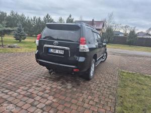 Blue Toyota Land Cruiser 2010 in Panevezys, with an engine capacity of 3.00 L and mileage of 374 thousand km for 17900 €, photo 3 on AUTOMOTO.COM.LV