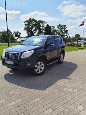 Zils Toyota Land Cruiser 2010 Rīga, ar dzinēja tilpumu 3.00 L un nobraukumu 230 tūkst. km par 18100 €, foto 4 vietnē AUTOMOTO.COM.LV