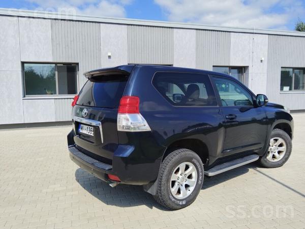Zils Toyota Land Cruiser 2010 Rīga, ar dzinēja tilpumu 3.00 L un nobraukumu 230 tūkst. km par 18100 €, foto 10 vietnē AUTOMOTO.COM.LV