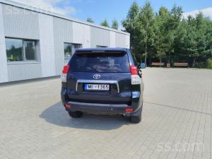 Zils Toyota Land Cruiser 2010 Rīga, ar dzinēja tilpumu 3.00 L un nobraukumu 230 tūkst. km par 18100 €, foto 12 vietnē AUTOMOTO.COM.LV