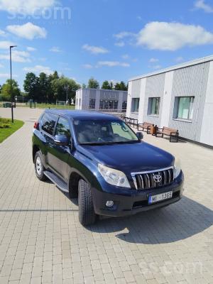 Zils Toyota Land Cruiser 2010 Rīga, ar dzinēja tilpumu 3.00 L un nobraukumu 230 tūkst. km par 18100 €, foto 15 vietnē AUTOMOTO.COM.LV