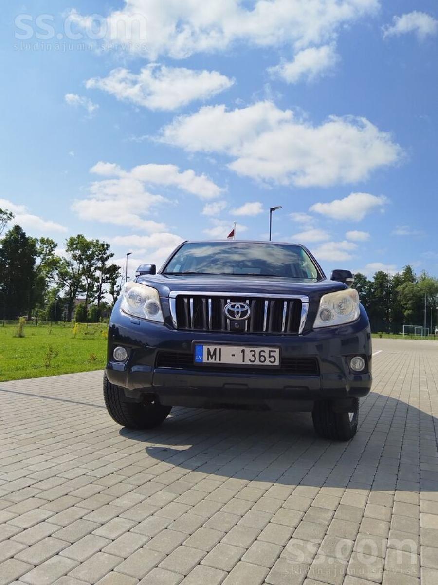 Zils Toyota Land Cruiser 2010 Rīga, ar dzinēja tilpumu 3.00 L un nobraukumu 230 tūkst. km par 18100 €, foto 16 vietnē AUTOMOTO.COM.LV