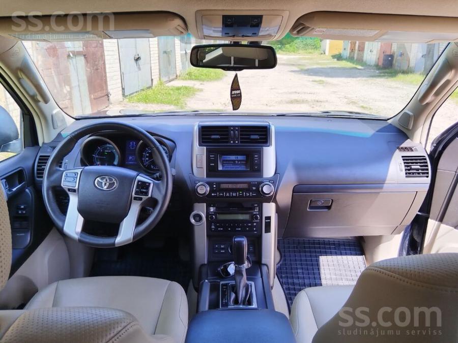 Zils Toyota Land Cruiser 2010 Rīga, ar dzinēja tilpumu 3.00 L un nobraukumu 230 tūkst. km par 18100 €, foto 26 vietnē AUTOMOTO.COM.LV