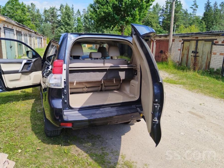 Zils Toyota Land Cruiser 2010 Rīga, ar dzinēja tilpumu 3.00 L un nobraukumu 230 tūkst. km par 18100 €, foto 28 vietnē AUTOMOTO.COM.LV