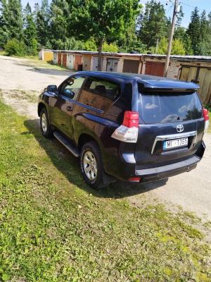 Zils Toyota Land Cruiser 2010 Rīga, ar dzinēja tilpumu 3.00 L un nobraukumu 230 tūkst. km par 18100 €, foto 31 vietnē AUTOMOTO.COM.LV