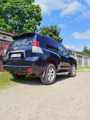 Zils Toyota Land Cruiser 2010 Rīga, ar dzinēja tilpumu 3.00 L un nobraukumu 230 tūkst. km par 18100 €, foto 32 vietnē AUTOMOTO.COM.LV