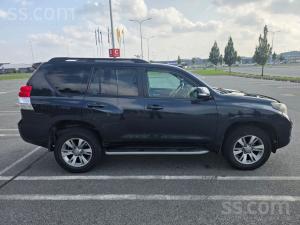 Blue Toyota Land Cruiser 2010 in Riga, with an engine capacity of 3.00 L and mileage of 255 thousand km for 23500 €, photo 3 on AUTOMOTO.COM.LV