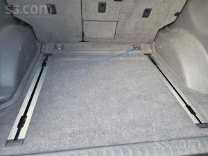 Blue Toyota Land Cruiser 2010 in Riga, with an engine capacity of 3.00 L and mileage of 255 thousand km for 23500 €, photo 9 on AUTOMOTO.COM.LV