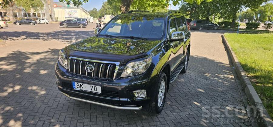 Zils Toyota Land Cruiser 2011 Rīga, ar dzinēja tilpumu 3.00 L un nobraukumu 260 tūkst. km par 19900 €, foto 3 vietnē AUTOMOTO.COM.LV