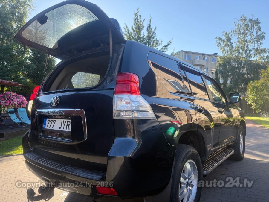 Zils Toyota Land Cruiser 2011 Hāpsalu, ar dzinēja tilpumu 3.00 L un nobraukumu 297 tūkst. km par 24000 €, foto 3 vietnē AUTOMOTO.COM.LV