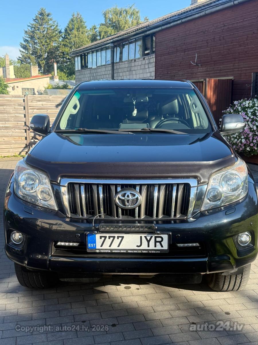 Zils Toyota Land Cruiser 2011 Hāpsalu, ar dzinēja tilpumu 3.00 L un nobraukumu 297 tūkst. km par 24000 €, foto 4 vietnē AUTOMOTO.COM.LV
