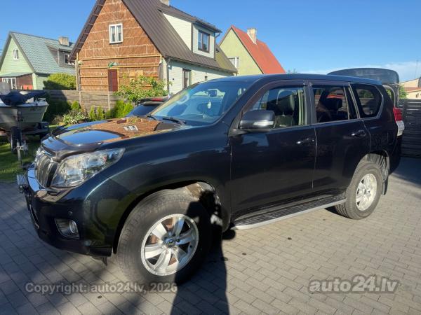 Zils Toyota Land Cruiser 2011 Hāpsalu, ar dzinēja tilpumu 3.00 L un nobraukumu 297 tūkst. km par 24000 €, foto 4 vietnē AUTOMOTO.COM.LV