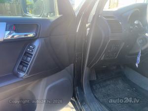 Zils Toyota Land Cruiser 2011 Hāpsalu, ar dzinēja tilpumu 3.00 L un nobraukumu 297 tūkst. km par 24000 €, foto 7 vietnē AUTOMOTO.COM.LV