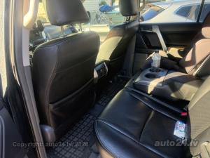 Zils Toyota Land Cruiser 2011 Hāpsalu, ar dzinēja tilpumu 3.00 L un nobraukumu 297 tūkst. km par 24000 €, foto 8 vietnē AUTOMOTO.COM.LV