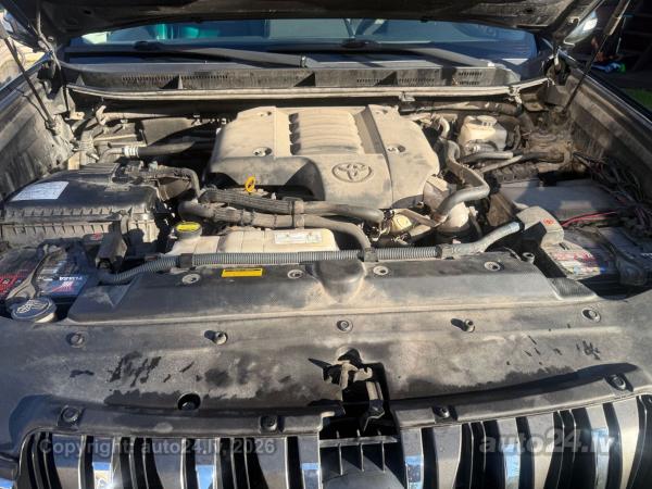Zils Toyota Land Cruiser 2011 Hāpsalu, ar dzinēja tilpumu 3.00 L un nobraukumu 297 tūkst. km par 24000 €, foto 10 vietnē AUTOMOTO.COM.LV