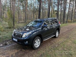 Blue Toyota Land Cruiser 2012 in Riga, with an engine capacity of 3.00 L and mileage of 168 thousand km for 23900 €, photo 3 on AUTOMOTO.COM.LV
