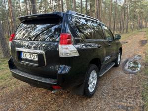 Blue Toyota Land Cruiser 2012 in Riga, with an engine capacity of 3.00 L and mileage of 168 thousand km for 23900 €, photo 6 on AUTOMOTO.COM.LV