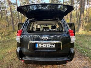 Blue Toyota Land Cruiser 2012 in Riga, with an engine capacity of 3.00 L and mileage of 168 thousand km for 23900 €, photo 11 on AUTOMOTO.COM.LV
