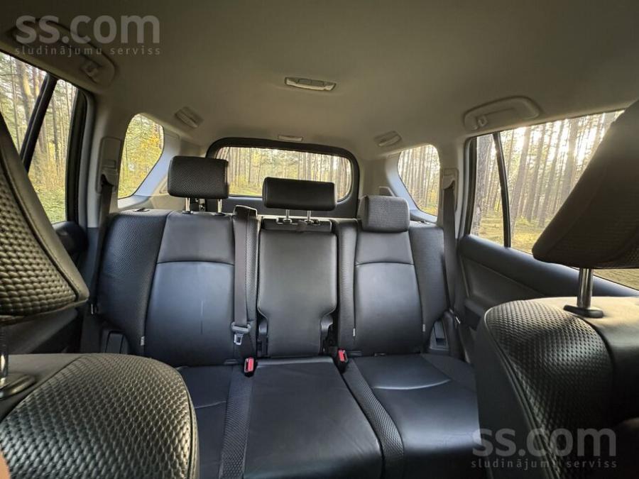 Blue Toyota Land Cruiser 2012 in Riga, with an engine capacity of 3.00 L and mileage of 168 thousand km for 23900 €, photo 13 on AUTOMOTO.COM.LV