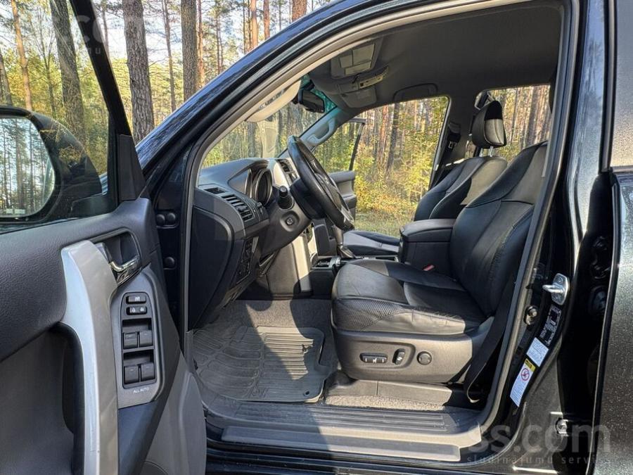 Blue Toyota Land Cruiser 2012 in Riga, with an engine capacity of 3.00 L and mileage of 168 thousand km for 23900 €, photo 15 on AUTOMOTO.COM.LV