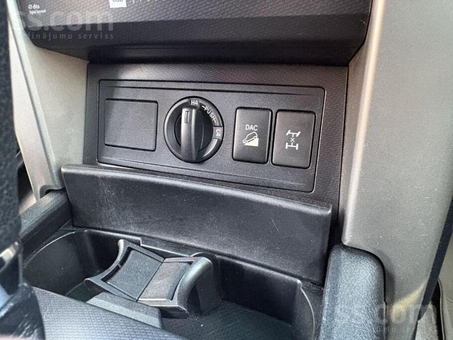Blue Toyota Land Cruiser 2012 in Riga, with an engine capacity of 3.00 L and mileage of 168 thousand km for 23900 €, photo 21 on AUTOMOTO.COM.LV