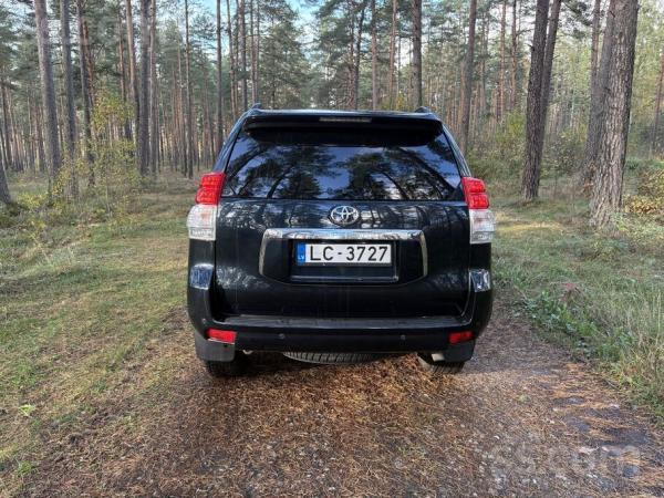 Blue Toyota Land Cruiser 2012 in Riga, with an engine capacity of 3.00 L and mileage of 168 thousand km for 23900 €, photo 5 on AUTOMOTO.COM.LV